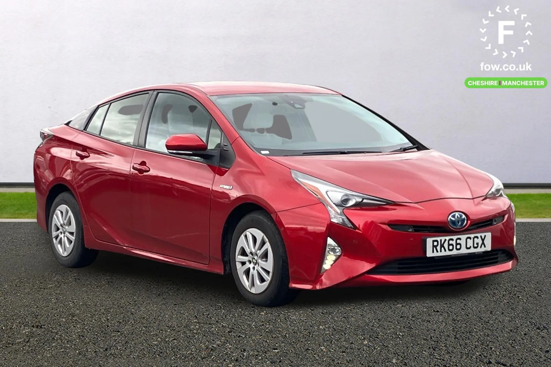Toyota Prius review | Auto Express