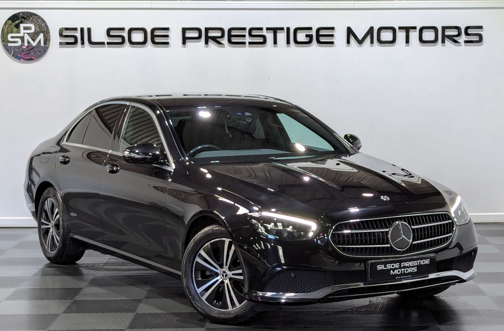 New Mercedes E 300 e plug-in hybrid 2023 review | Auto Express