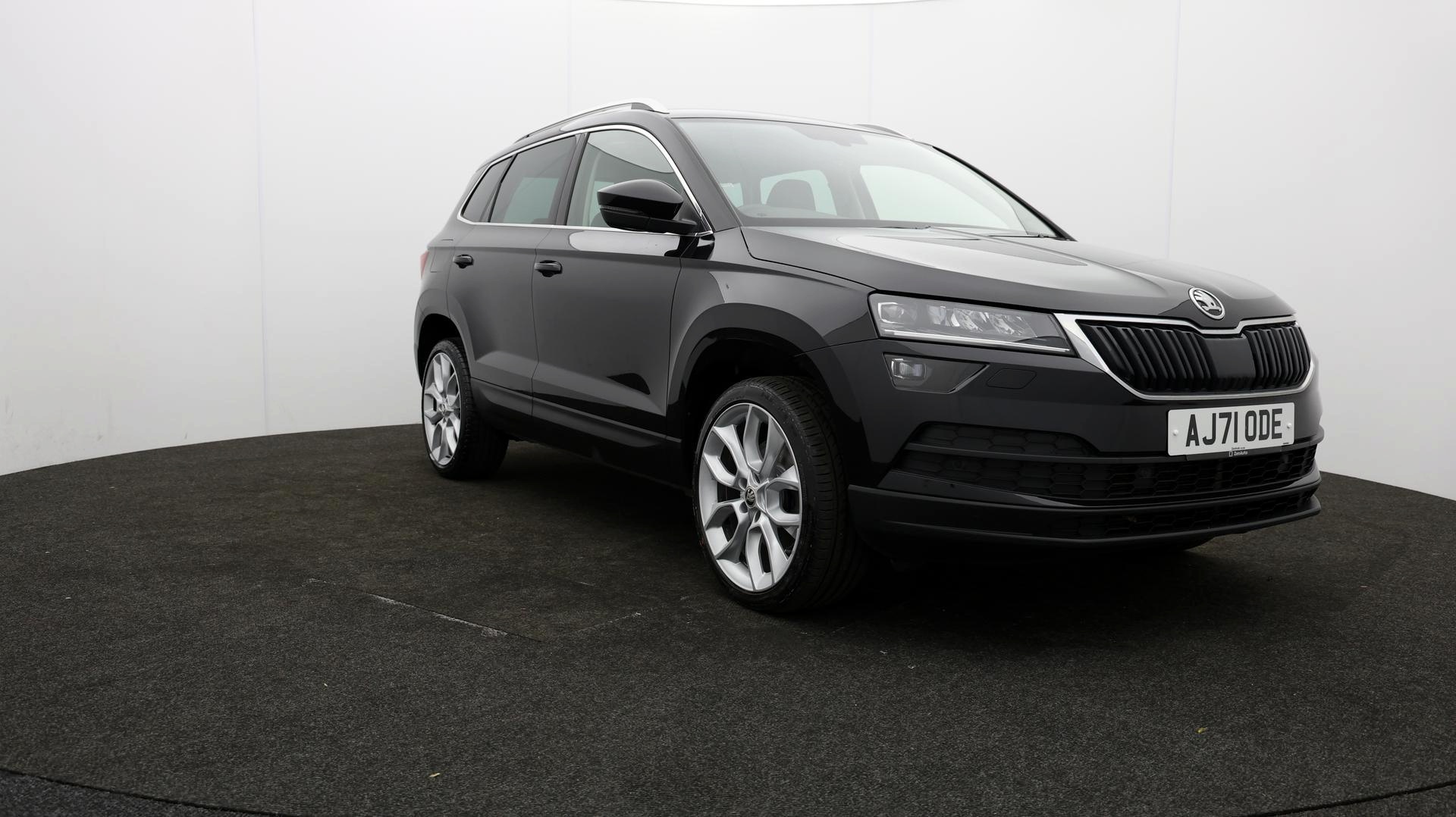 Skoda Karoq review | Auto Express